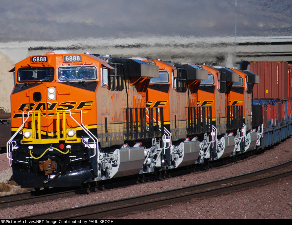 BNSF 6888, BNSF 6885, BNSF 6887, and BNSF 6886 close in shot as they Lead the S LPC-LAC on Their ...